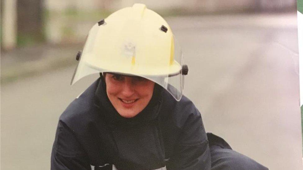 Mum died on Barnstaple road 200m from footbridge - BBC News