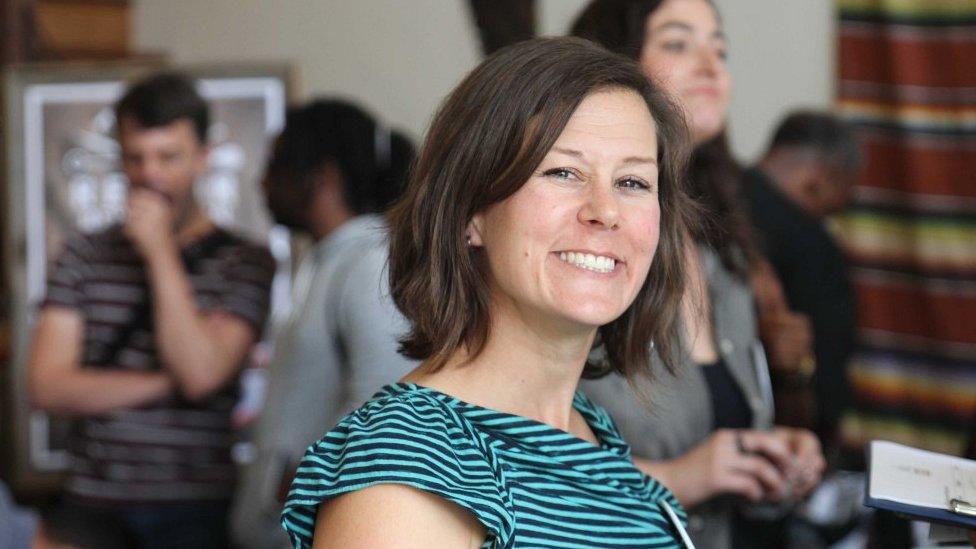 Repair businesses provide antidote to throwaway culture - BBC News