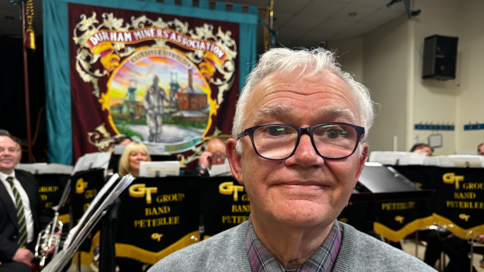 County Durham miners 'proud' as new banner unveiled - BBC News
