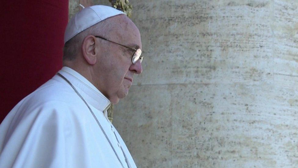 Pope Francis' hand of friendship to Jews - BBC News