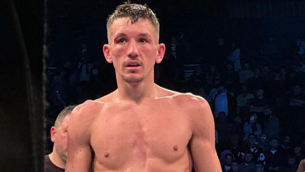 'Happier' Telford boxer Davies ready for comeback - BBC News
