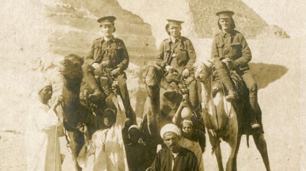 Greville Wynne: Yr ysbïwr o Ystrad Mynach - BBC Cymru Fyw