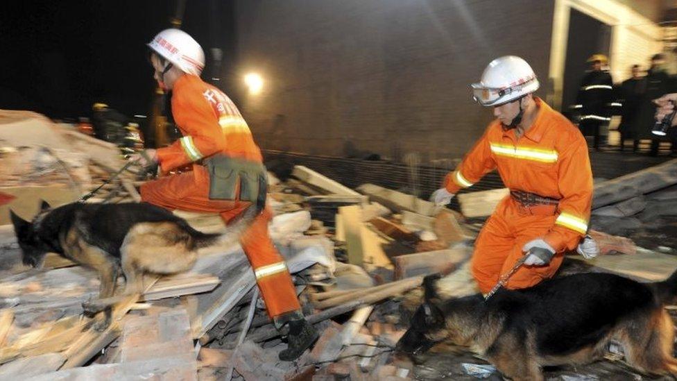China building collapse in Henan province kills 17 workers - BBC News