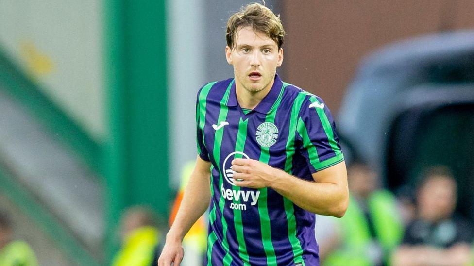 AFC Wimbledon sign defender Riley Harbottle from Hibernian - BBC Sport