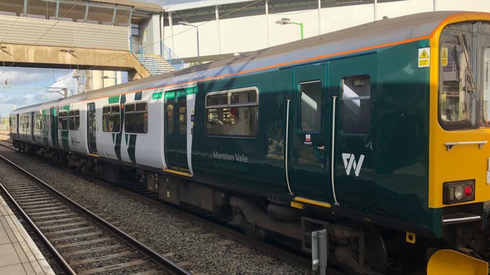 Partial rail service returns on suspended Marston Vale Line - BBC News