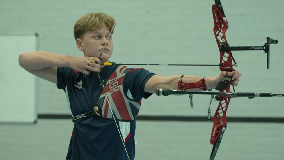 Sittingbourne: Archery teacher named BBC South East's Unsung Hero - BBC ...