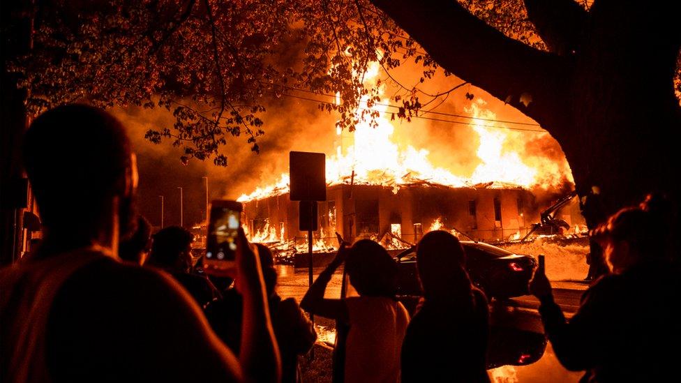 Week in pictures: 23-29 May 2020 - BBC News