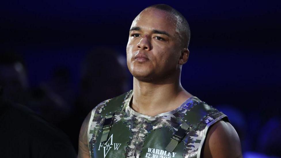 Ipswich boxer made homeless at eight says it made him a fighter - BBC News