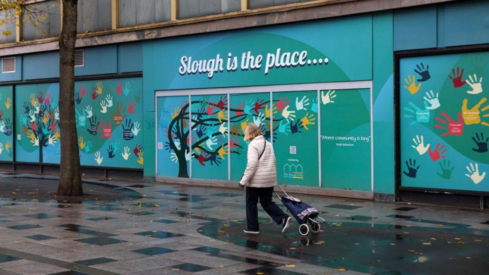 Slough Council's property sales made a fraction of what it hoped - BBC News