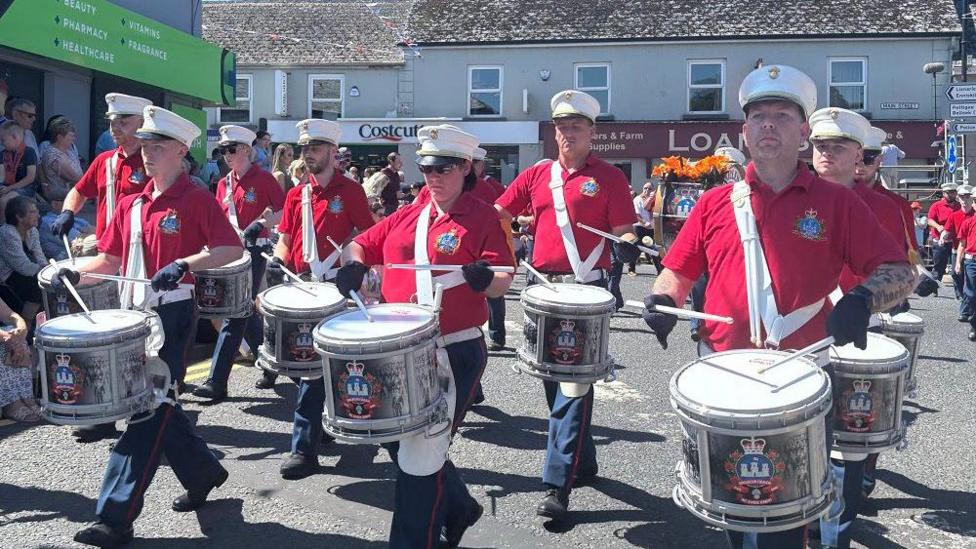 The Twelfth: Thousands attending NI's Orange Order parades - BBC News
