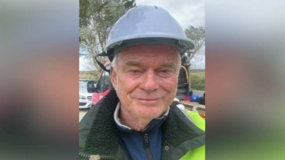Suffolk millwrights keeping little-known profession alive - BBC News