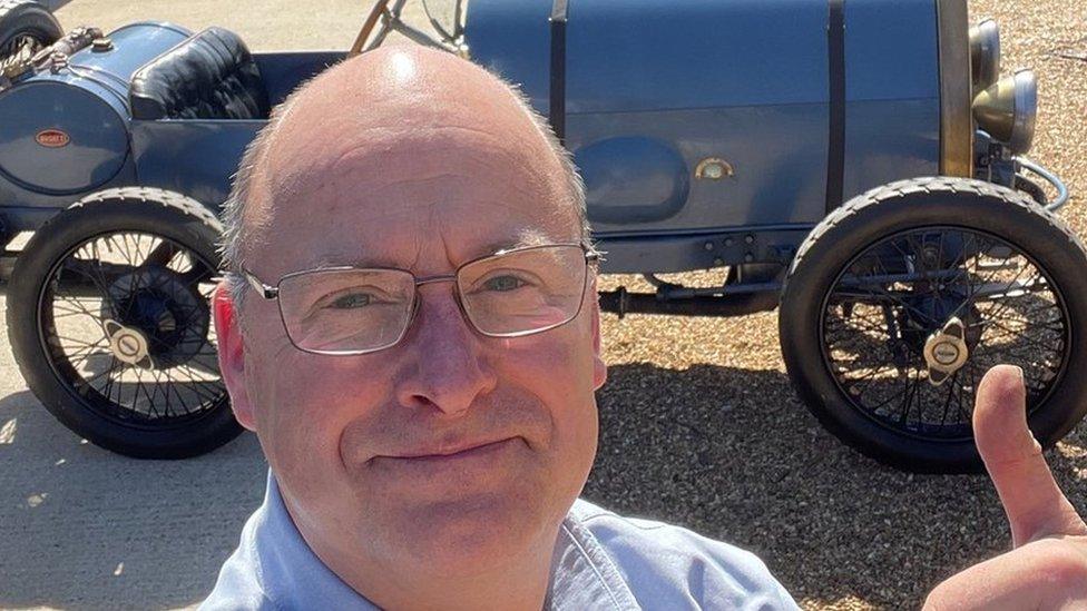 Grief 'unimaginable' after death of St Albans classic car racer - BBC News