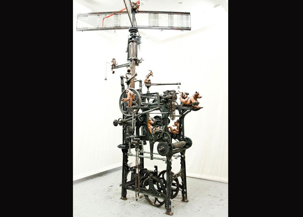 Harris Tweed loom's new life as 'kinetic sculpture' - BBC News