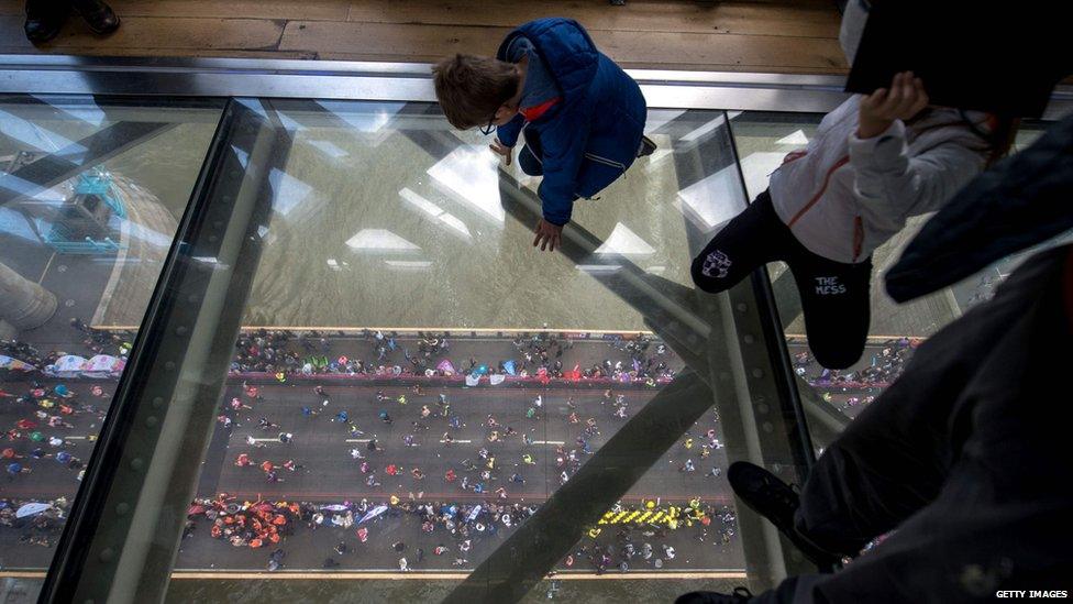 London Marathon: Famous runners, washing machines and record breakers ...