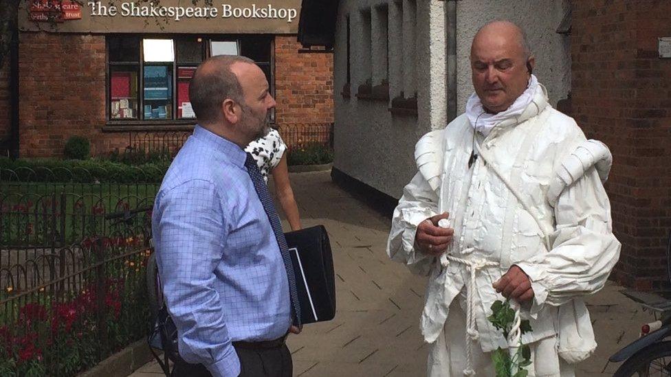 'Shakespeare's ghost' chases armed robbers after Stratford-upon-Avon ...