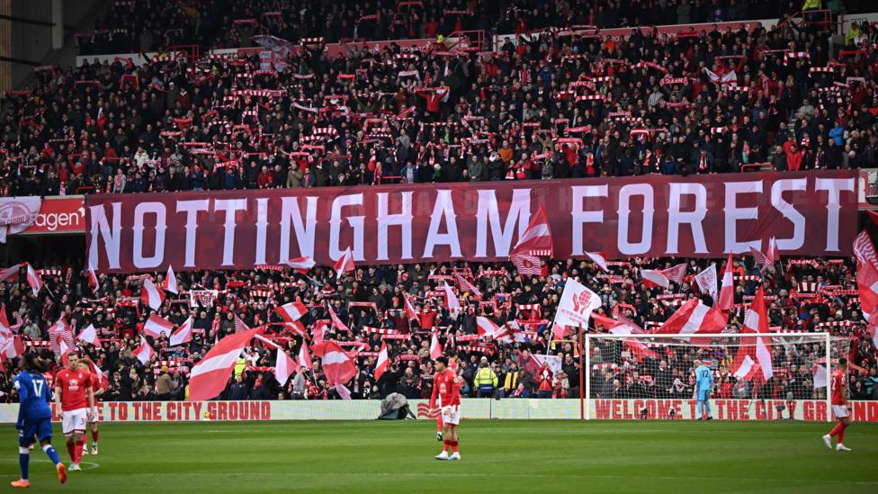 Nottingham Forest fan, 101, to attend first match for 30 years - BBC News