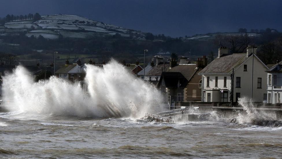 NI weather: Disruption possible as Storm Ashley approaches - BBC News
