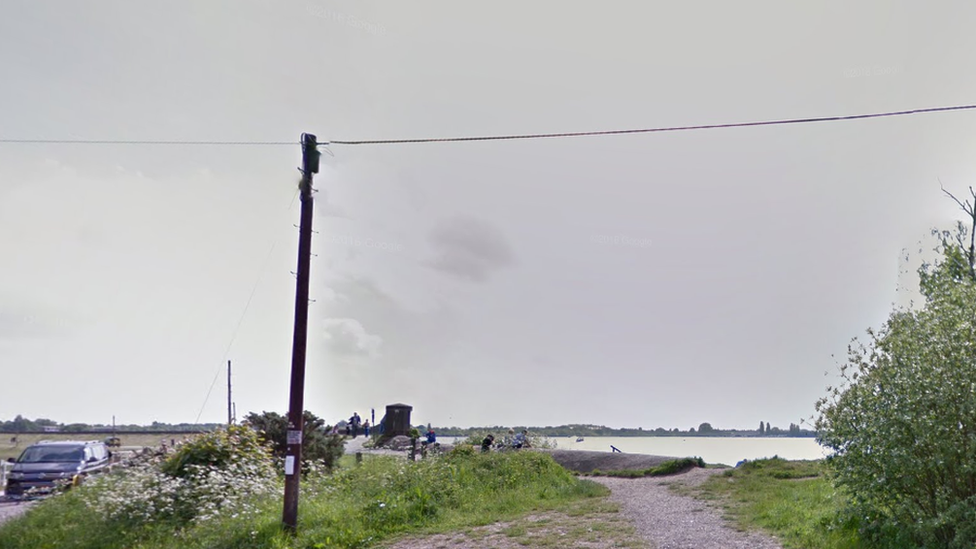 Bacteria warning at Chasewater Reservoir - BBC News