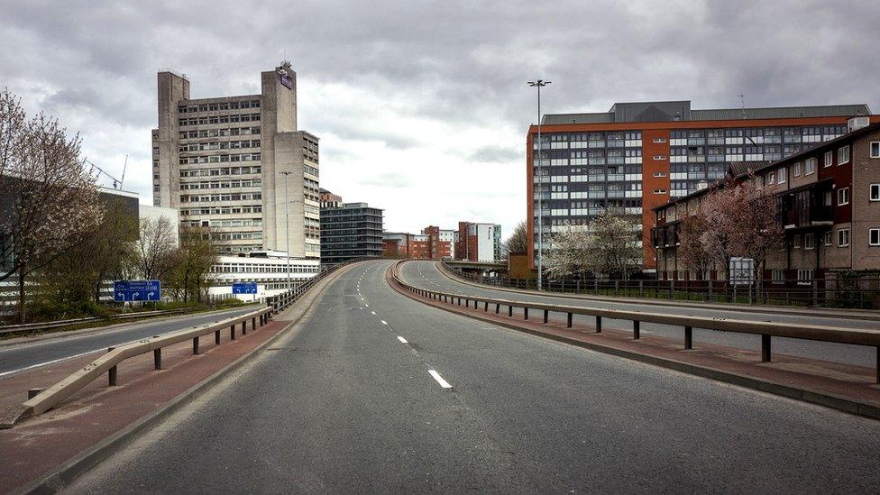Mancunian Way speed limit lowered to cut crashes - BBC News