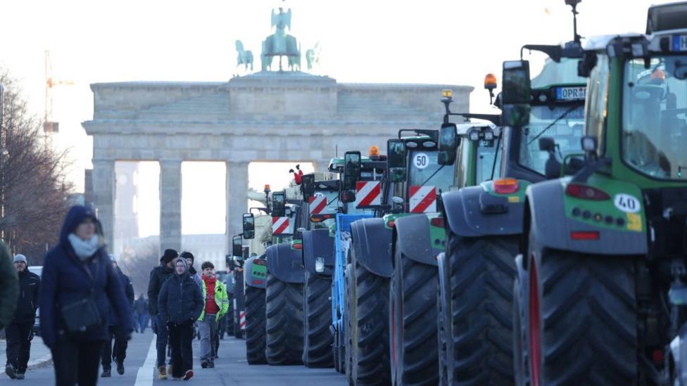 Germany’s far right seek revolution in farmers' protests - BBC News