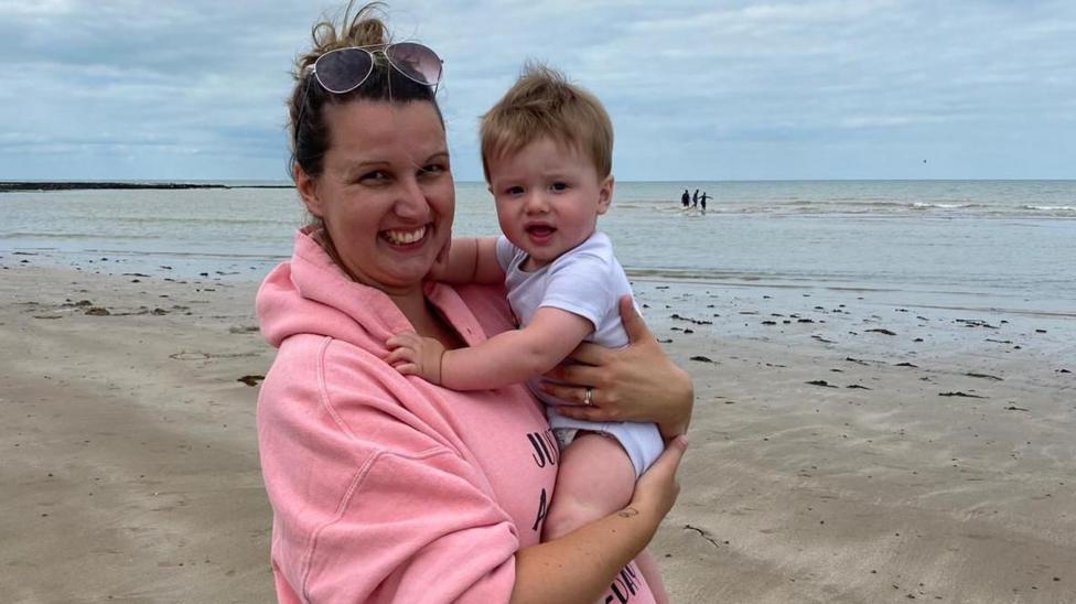 Oliver Steeper: Ashford baby given 'poor' first aid after choking - BBC ...