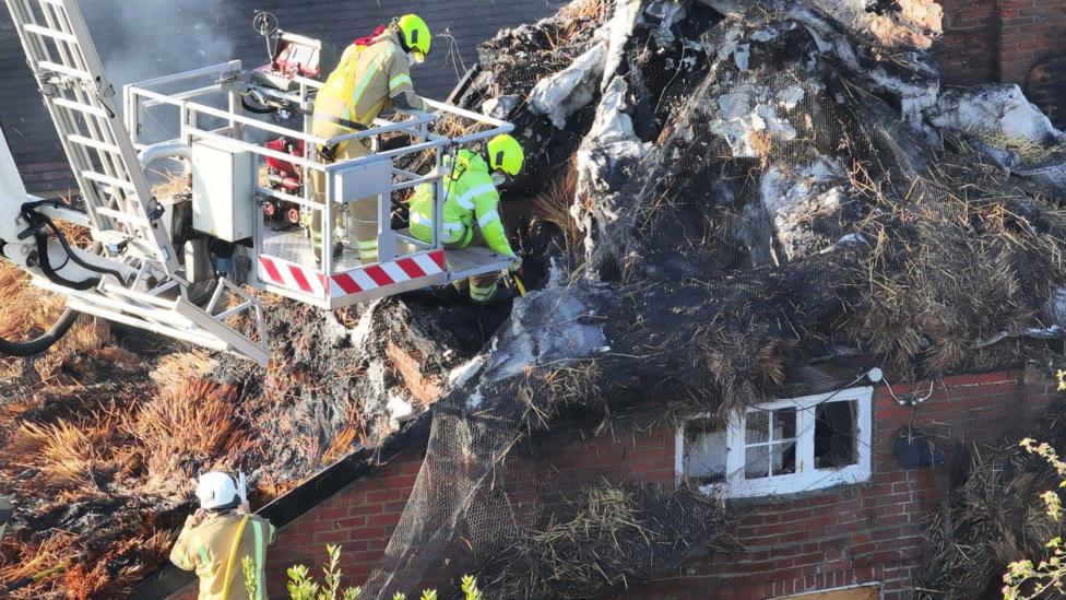 Fire at West Sussex pub for second time in two months - BBC News