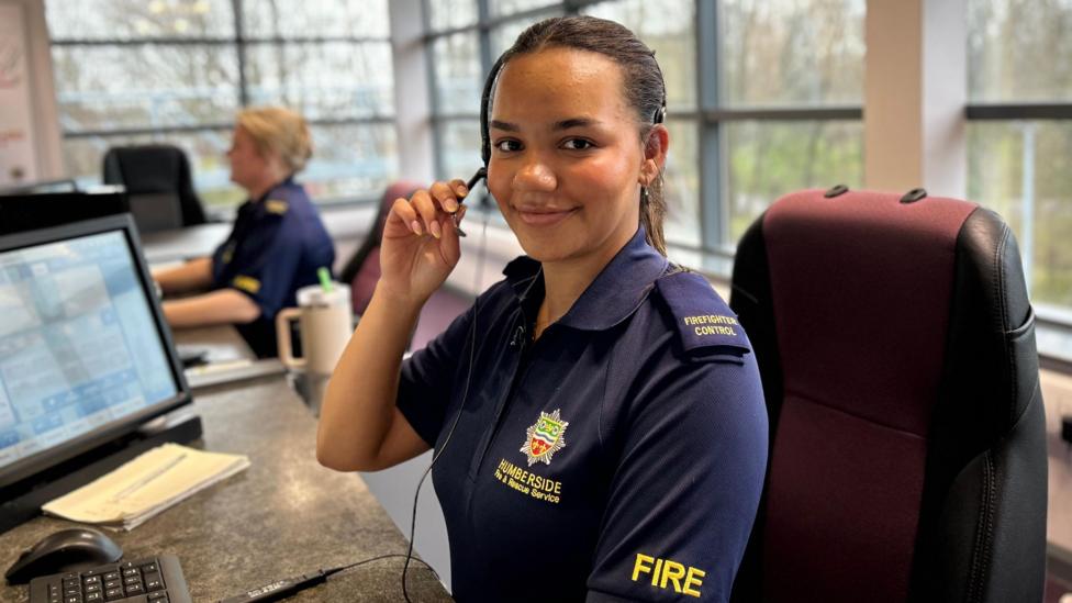 Humberside Fire and Rescue call handlers on working in a 999 room - BBC ...