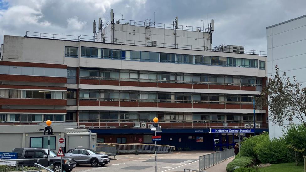 People in Kettering concerned over delay to hospital's rebuild - BBC News
