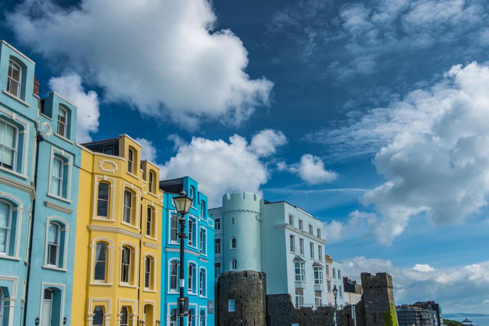 Pembrokeshire in spring // Sir Benfro yn y gwanwyn - BBC Cymru Fyw