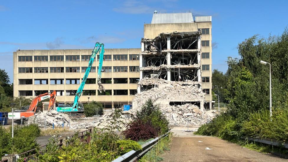 Landmark Norwich office block demolition under way - BBC News