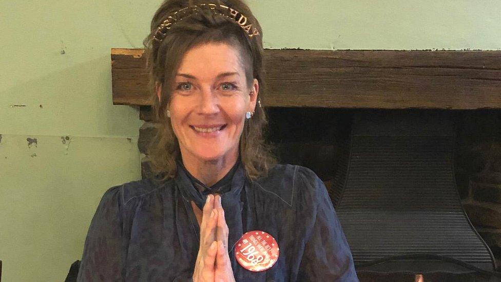 Outgoing yoga teacher who plotted to murder lodger - BBC News