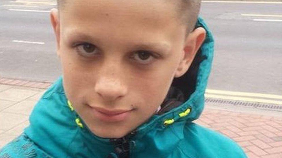 'Overwhelming' support over teenager's Stapleford river death - BBC News