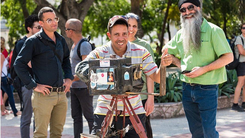 The 90-year-old camera still producing silver snaps - BBC News