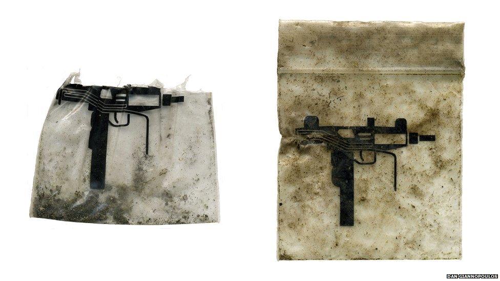 In pictures: Discarded drug baggies - BBC News