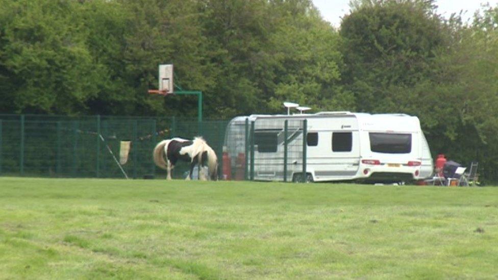Witney dog attacks lead to increased police patrols - BBC News