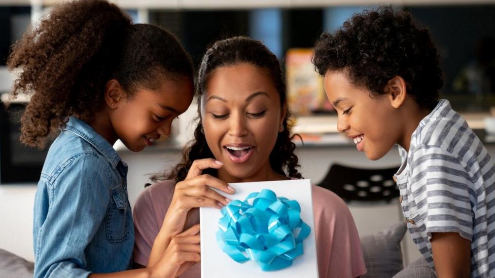 Mother's Day: When is it celebrated and where did Mothering Sunday come ...