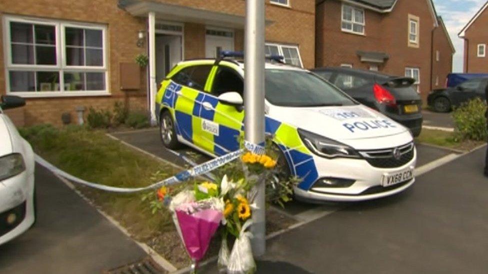 Pair bailed over girl's death in Nuneaton - BBC News