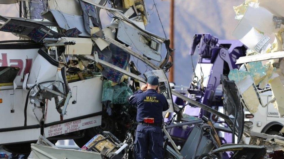Thirteen die in California tour bus crash - BBC News
