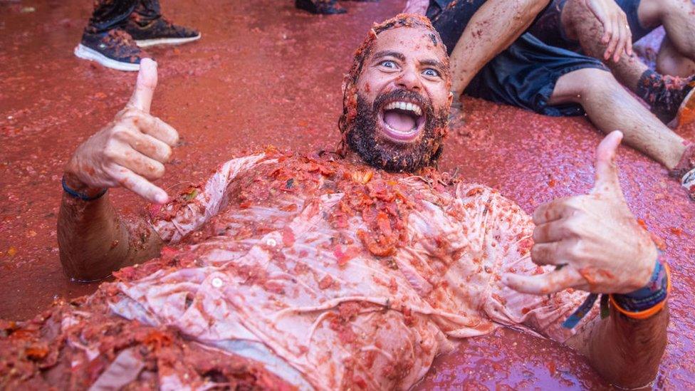 La Tomatina: Spanish tomato throwing festival is back - BBC Newsround