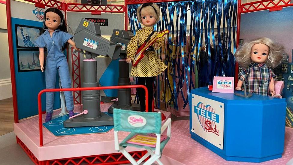Sindy at 60: Fans celebrate six decades of childhood toy - BBC News
