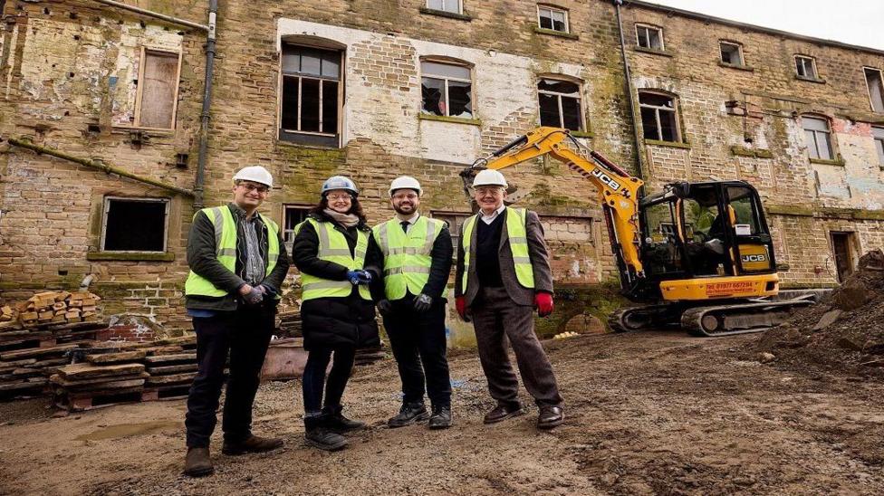 Wakefield's Phoenix Mill to become microbrewery and gallery - BBC News