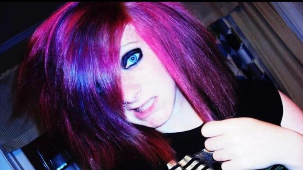 Emos and scenes relive their teenage years in the noughties - BBC News