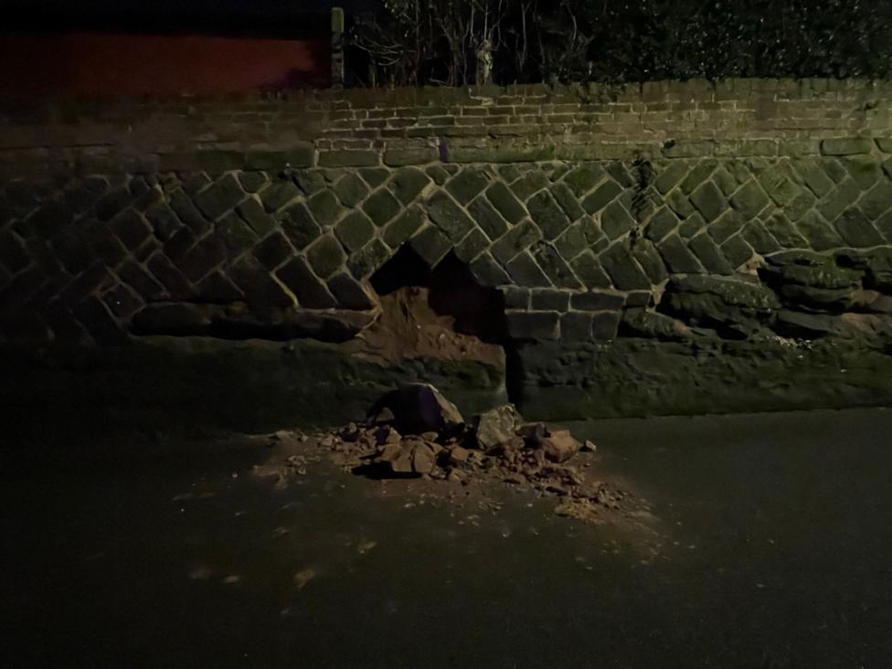 Bramcote: No road closure planned for 'Devil's Bend' repair work - BBC News