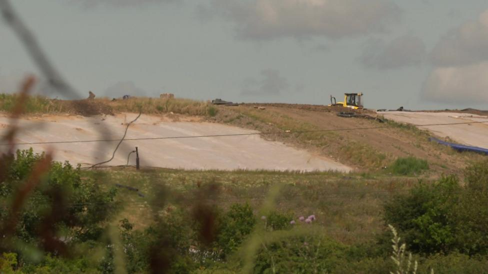 Micklefield residents suffer from 'eye-watering' landfill stench - BBC News