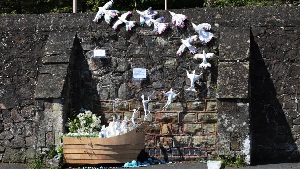 Malvern well-dressers prepare for magical unveiling in May - BBC News