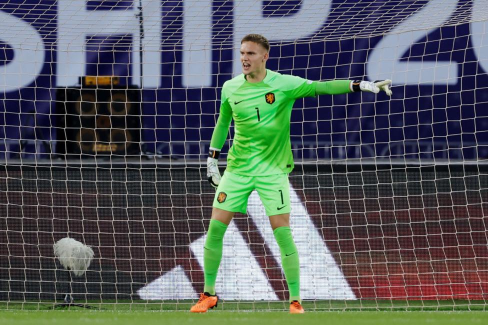 'Exciting and confident' Verbrugge ready to be Brighton's Number 1 ...