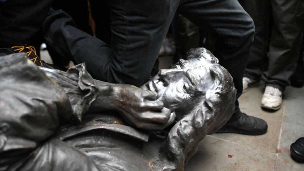 Colston statue toppling shows 'history isn't static' - BBC News