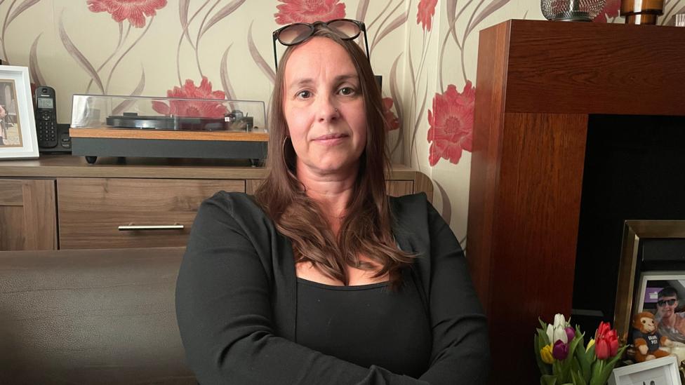 Schools shown anti-knife film in wake of Max and Mason's deaths - BBC News