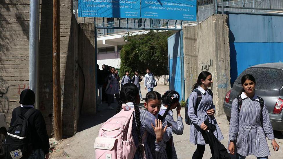 Israeli forces close Unrwa-run schools in East Jerusalem - BBC News