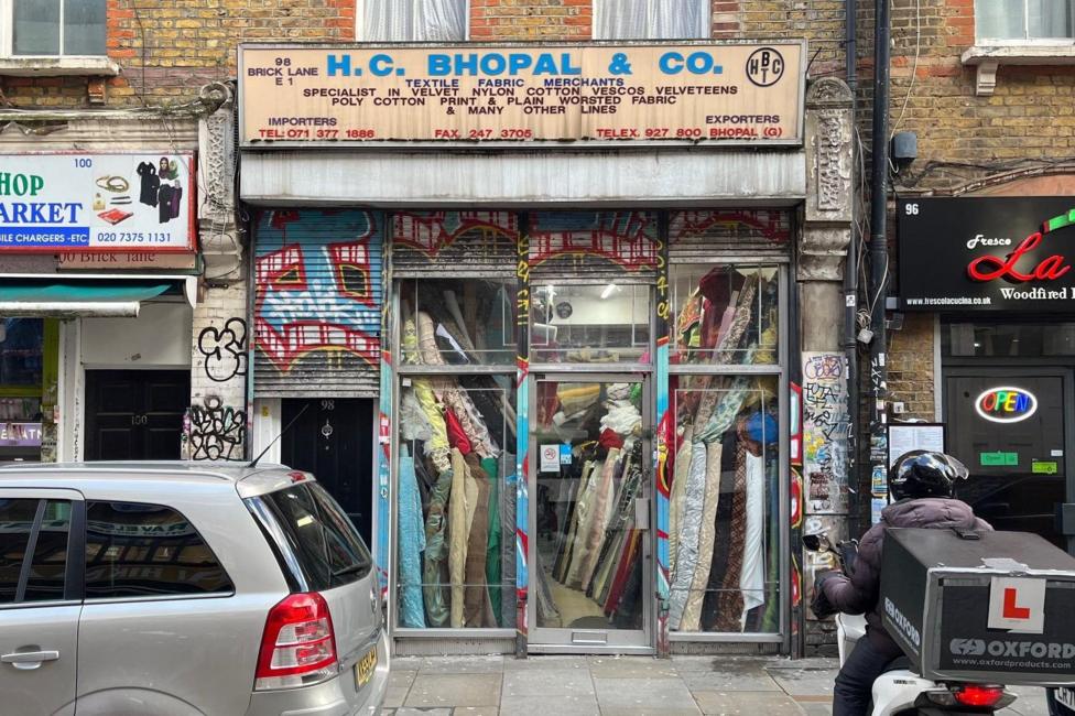 Immigration: How Spitalfields shows the changing face of London - BBC News